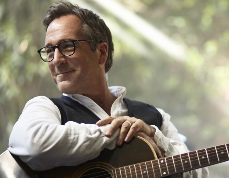 [AG杂志]唱作人Richard Shindell在歌曲中找到属于自己的表达方法 AG290 – Acoustic Guitar 原声吉他杂志官方主页